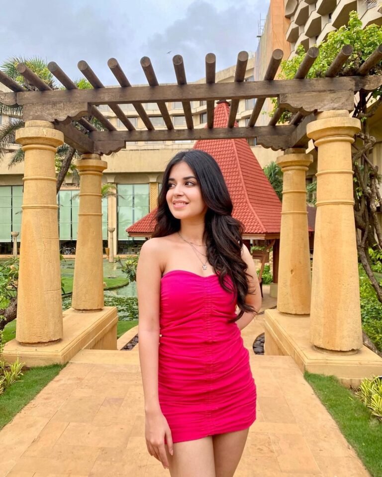 Anvesha Vij – Bio, Age, Net Worth, Instagram - Aflence