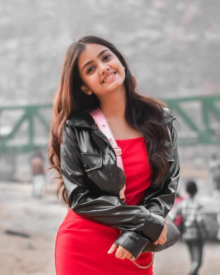 Ayantika Kar - Bio, Age, Net Worth, Instagram - Aflence