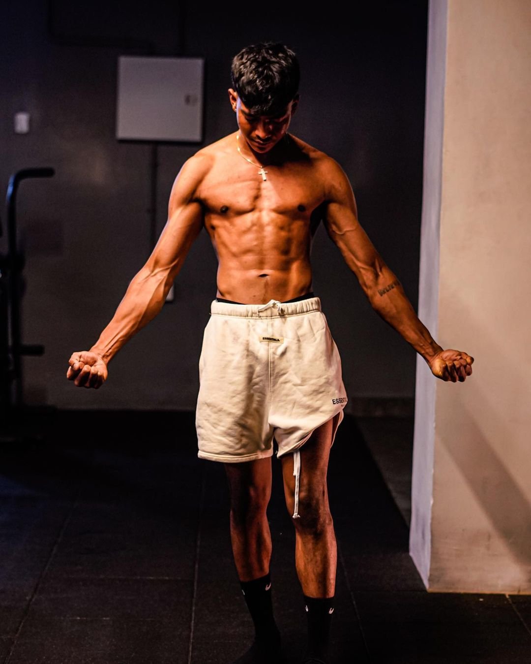 ClutchGod (Vivek Aabhas Horo) - Bio, Age, Net worth, GodLike - Aflence