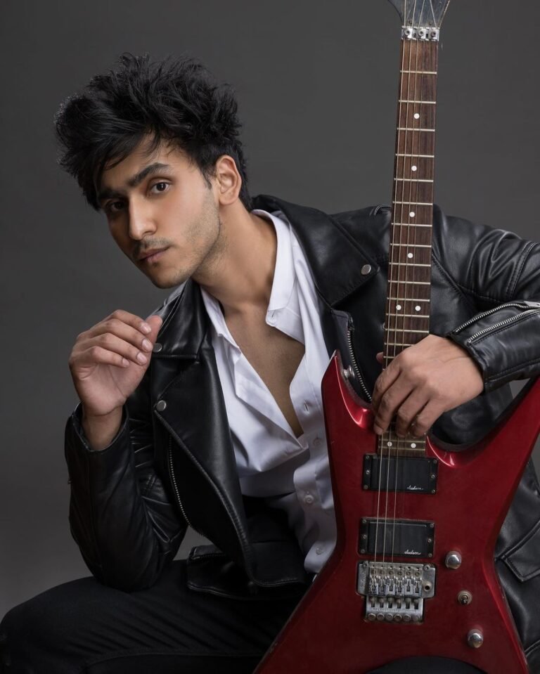 Kushagra Thakur – Bio, Age, Net Worth, Singer - Aflence